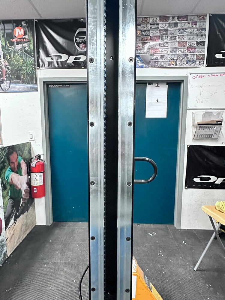 Electric repair stand, 110V Lightly Used – Essential Cycles